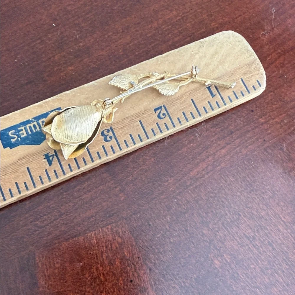 Vintage | Jewelry | Vintage Gold Tone Flower Brooch | Poshmark